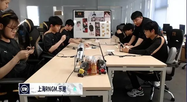 Hero3-1RNGM，4連勝晉級A組！虔誠不滿被輪換，KPL4大野王全沒了 – 遊戲内參