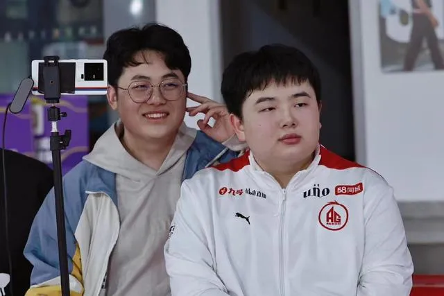 AG3-2擊敗EDGM，豪取3連勝！奶茶賽後採訪：要拿下DRG，闖進S組！ – 遊戲内參