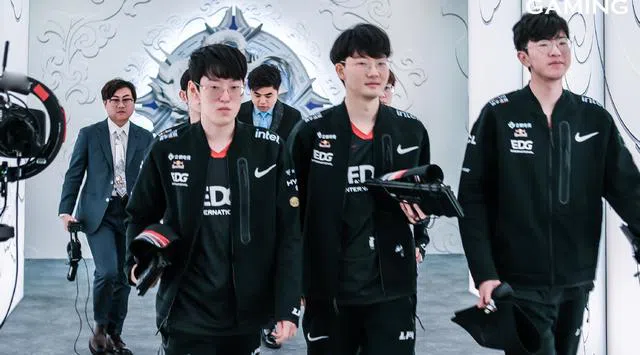 “只有我們能贏DK”被淘汰後RNG官方喊話EDG：S11冠軍沒了就怪你 – 遊戲内參