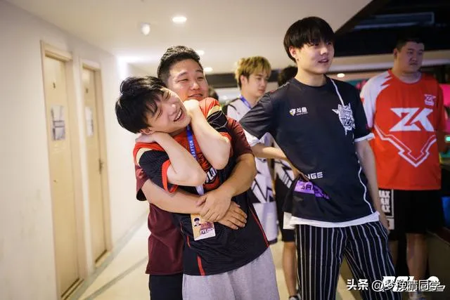 Tianba鎖定季後賽，4AM韋神，17shou和XDD棄權，PCL全明星遭嫌棄 – 遊戲内參